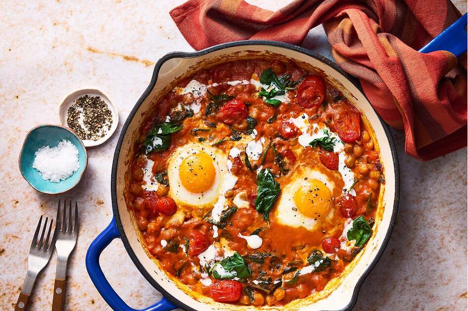 One-Pan Chickpea & Curry Shakshuka